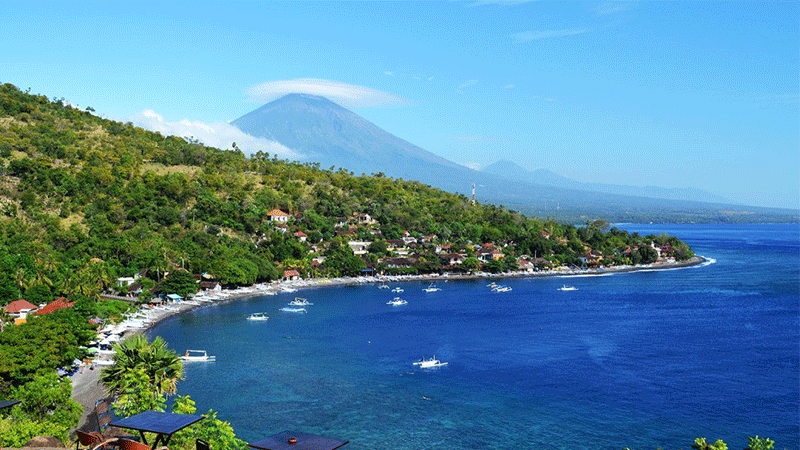 Tulamben Bali: Surga Diving dengan Kapal Karam USS Liberty - Wisata ...